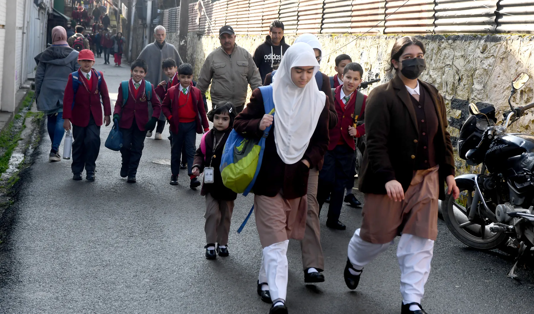 Changed school timings and traffic hassales - Greater Kashmir