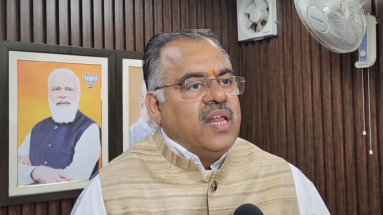 Abdullahs, Muftis, Gandhis dynastic rule is about to decimate: Chugh ...